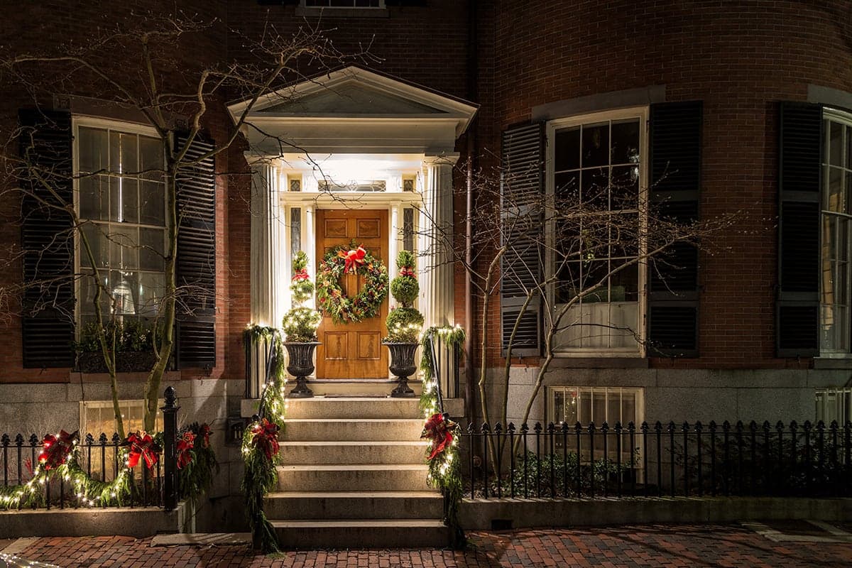Ways to Decorate Your Front Door for the Holidays | Window World